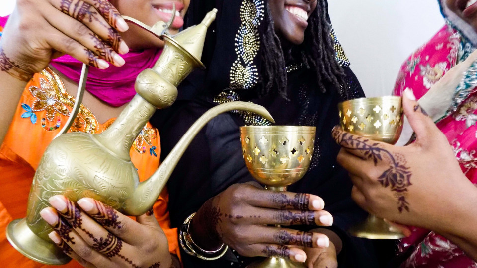 Shemora Sheikh - Henna Hands - 1D Gallery from Arts & Health at Duke ...