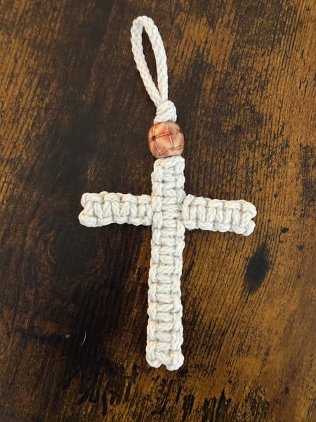 6" Macrame Cross with Bead - STAS20240018-1 - C16 #18 by Susi Schuele ...