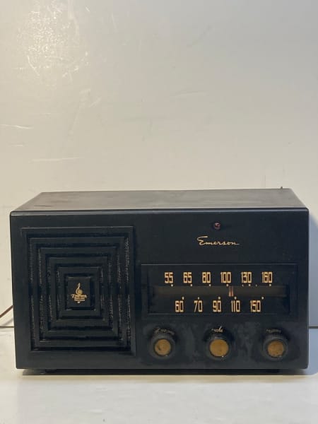 Emerson table top radio from the collection of TIMELINES ANTIQUES ...