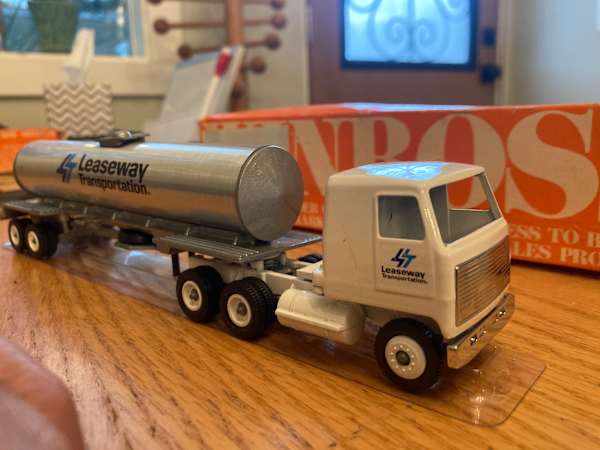 Winross die cast tanker truck from the collection of TIMELINES ANTIQUES ...