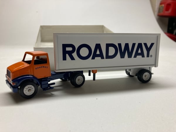 WINROSS die cast ROADWAY truck from the collection of TIMELINES ...
