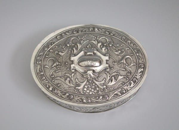 Snuff Box from the collection of A Mirror with a Memory | Artwork Archive